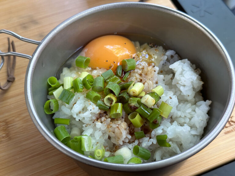 キャンプの朝ごはんの定番【卵がけご飯（TKG）】 | キャンプと遊び CampTo遊（キャンユー）